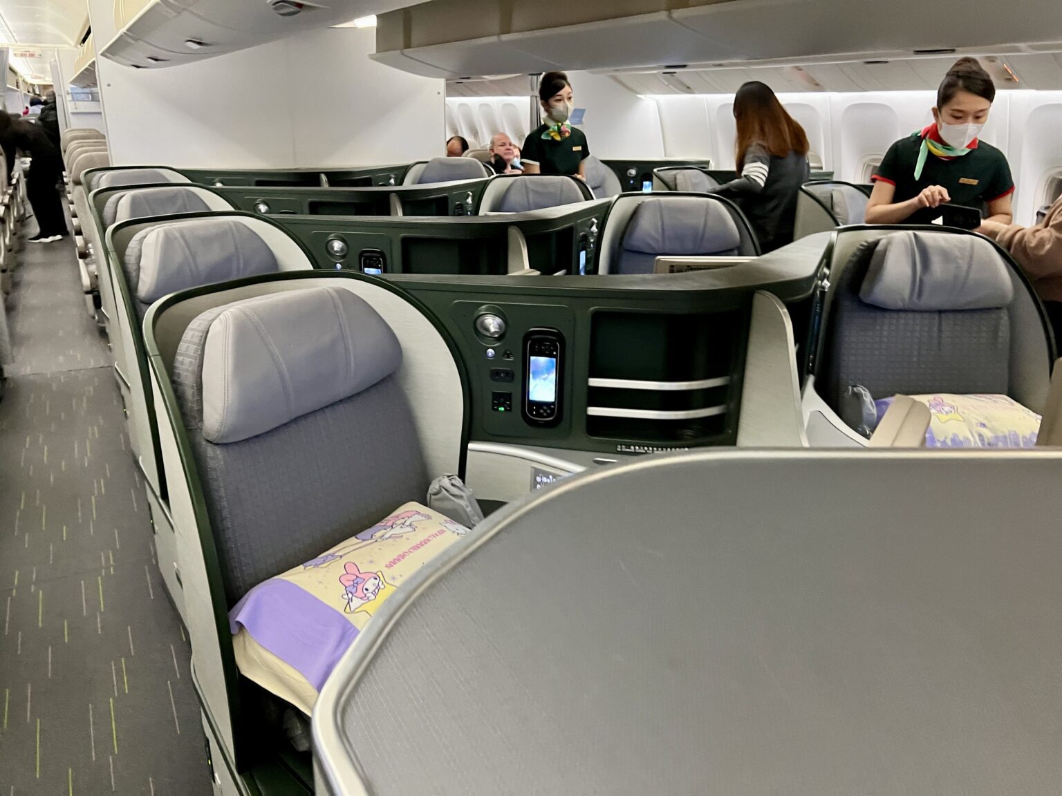 EVA Air Business Class Review on the 777, Chicago to Taipei