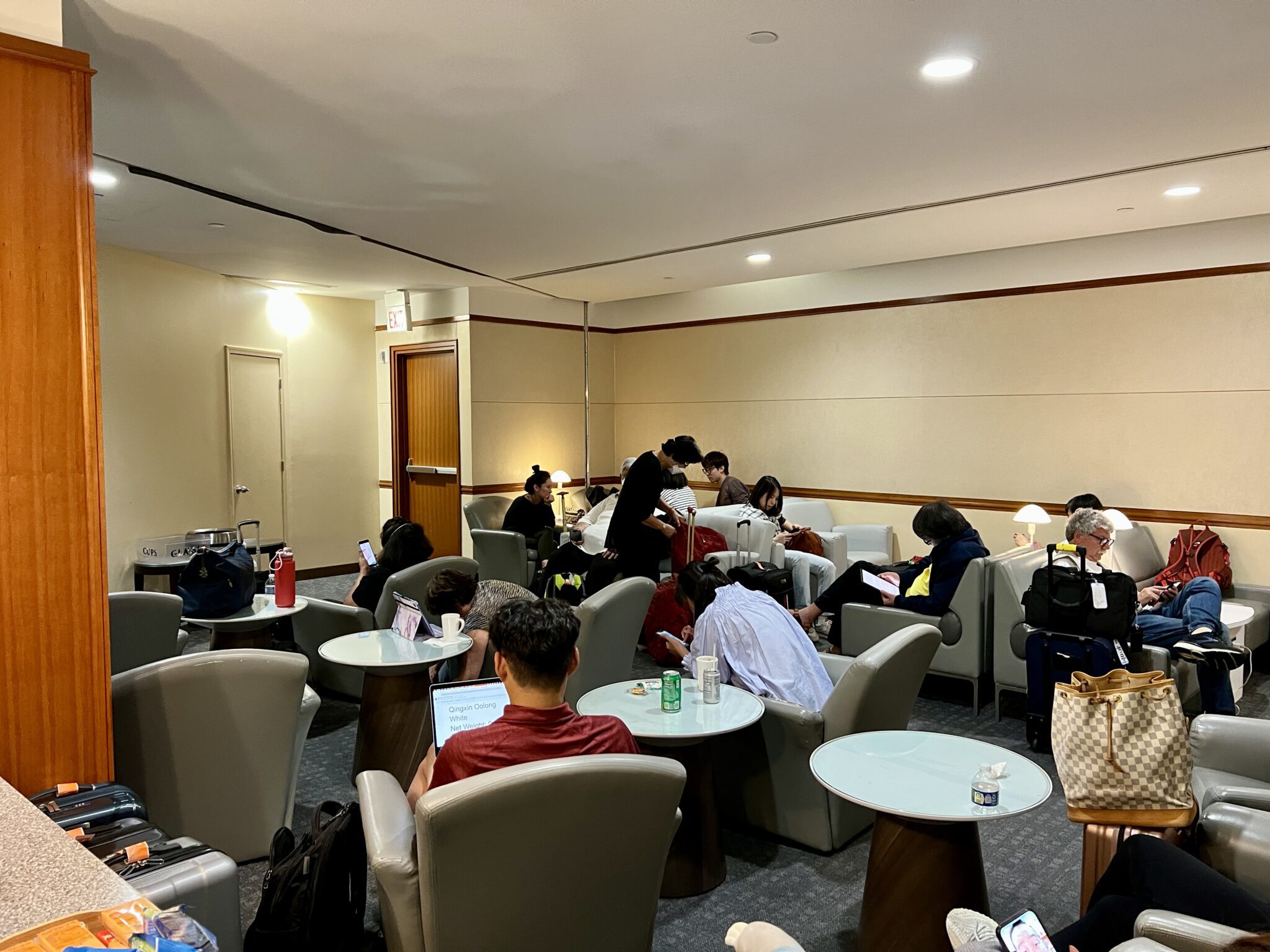 EVA Air Business Class Review on the 777, Chicago to Taipei