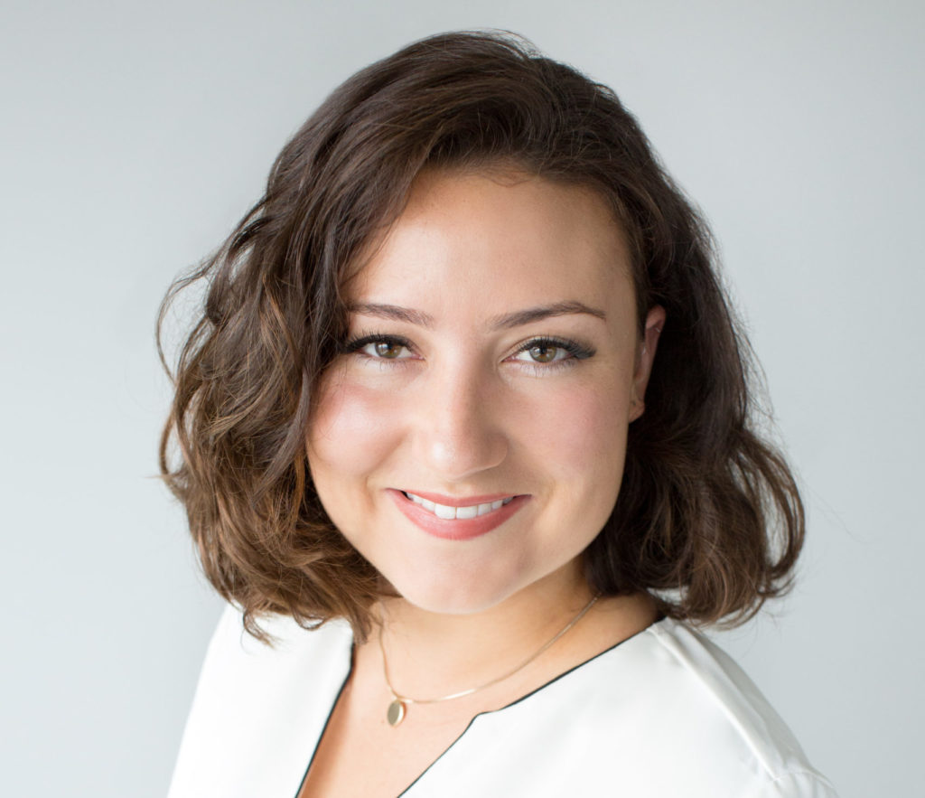 Sarah-Chacos-Minneapolis-Headshot-Photographer-4 (1) | Thrifty Traveler