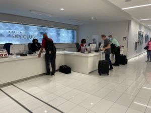 Lounge Review: Inside the Flagship Atlanta Delta Sky Club