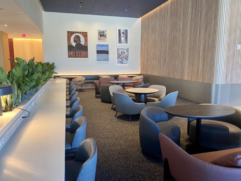 The Best There Is: Capital One Lounge in Dallas-Fort Worth (DFW) Review