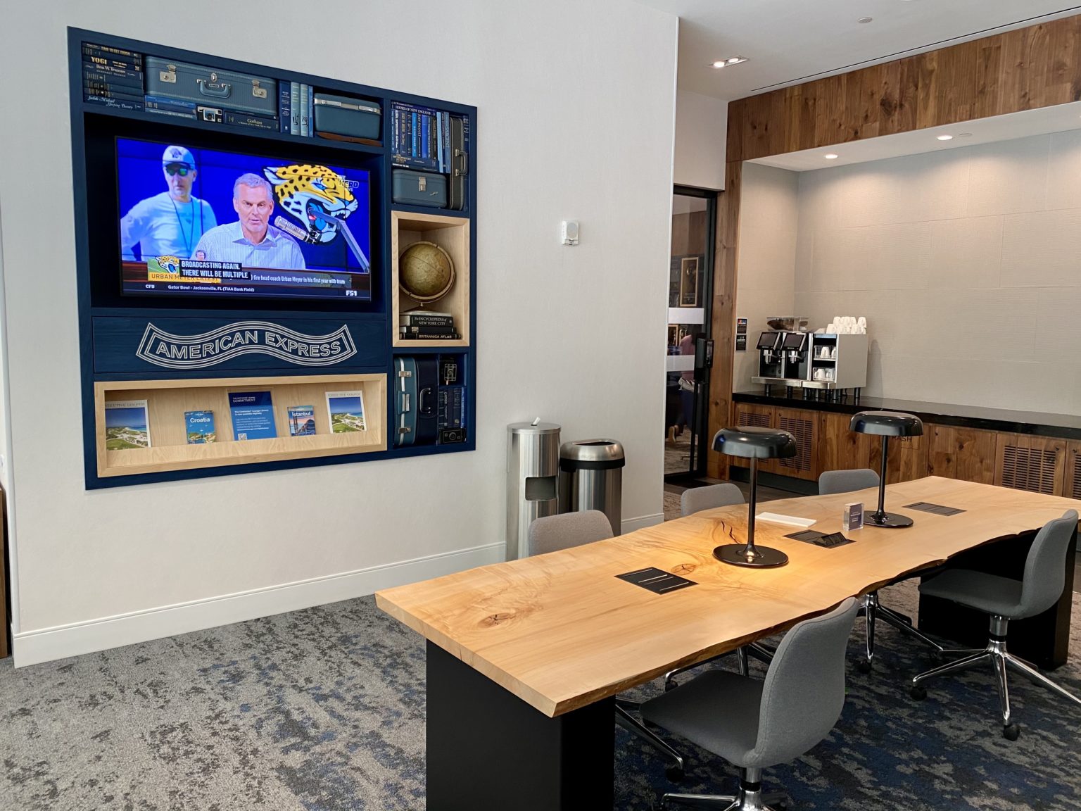 Review: The LGA Centurion Lounge | Thrifty Traveler