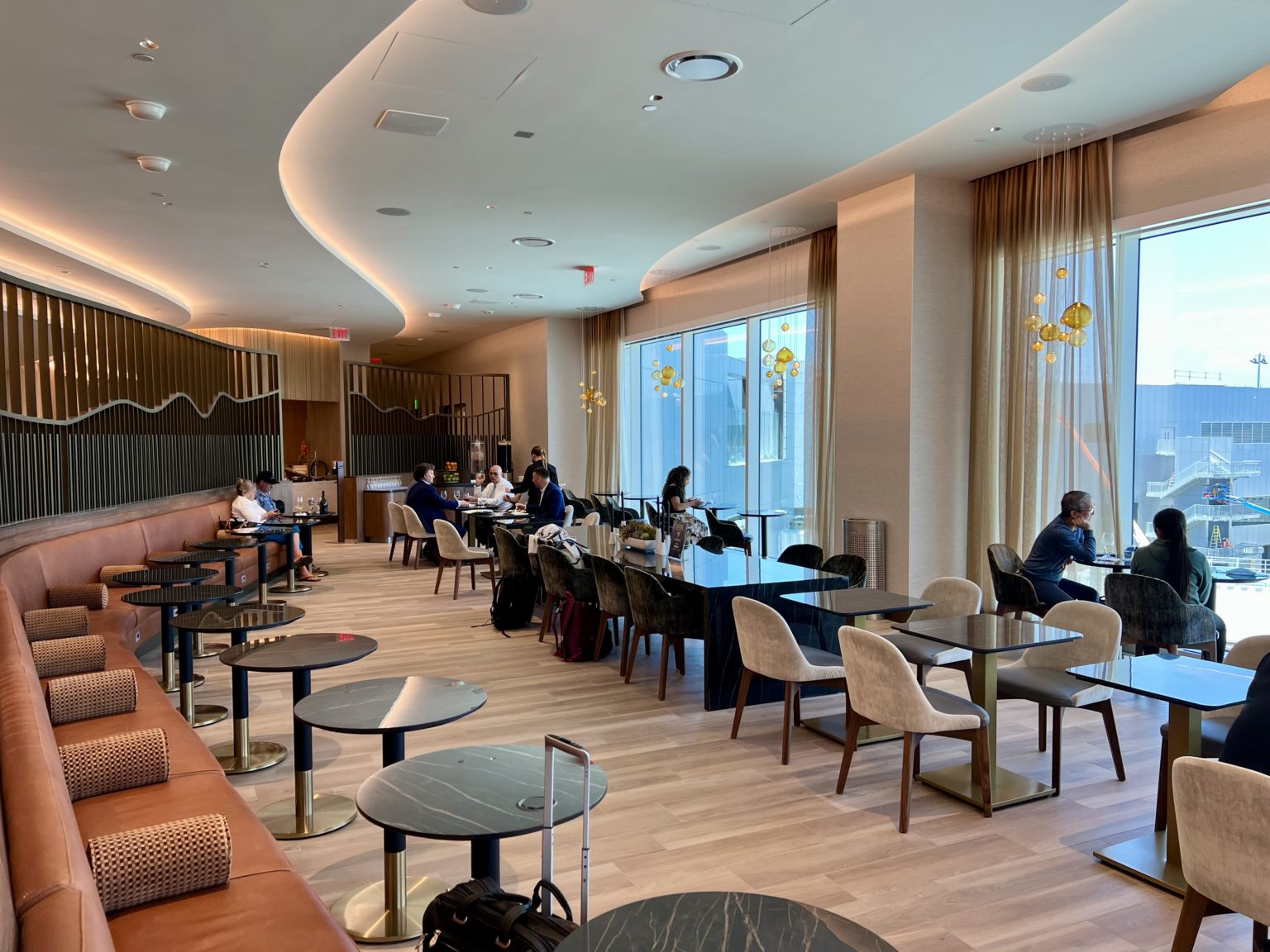 The Definitive List of the 8 Best Delta Sky Clubs®
