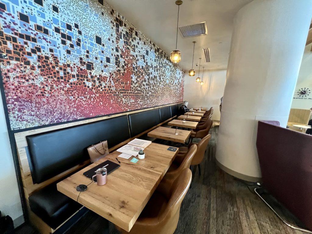 Tiny But Pretty: Escape Lounge in Phoenix Terminal 3 Review