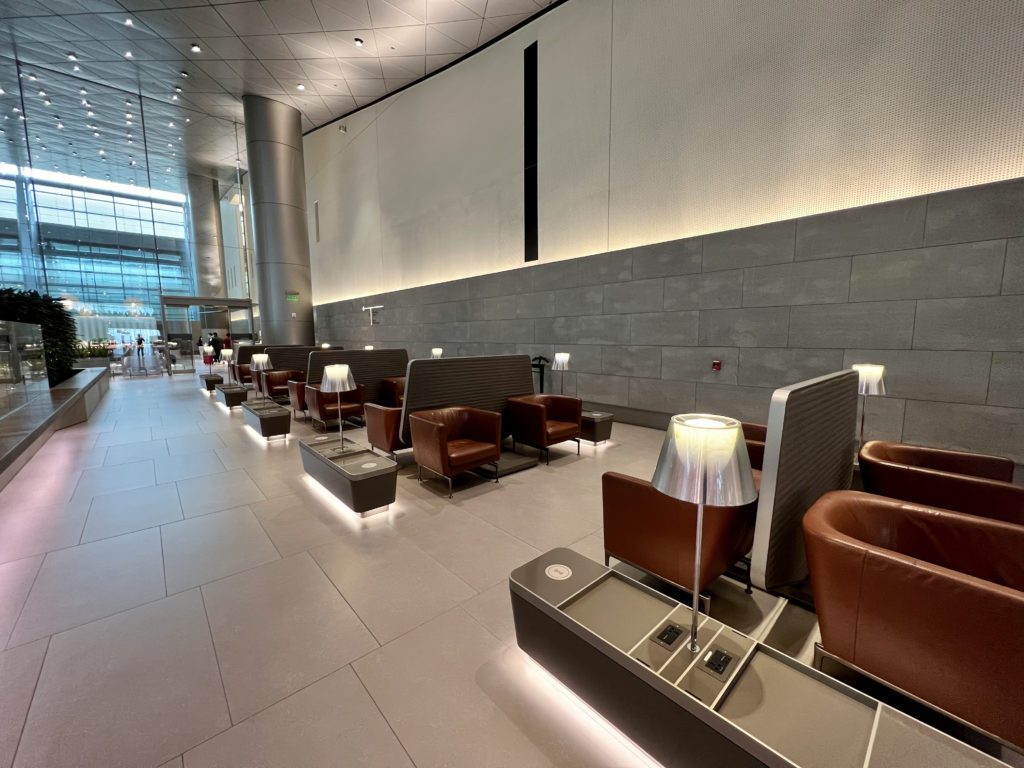 Review: Qatar Airways Al Mourjan Business Lounge