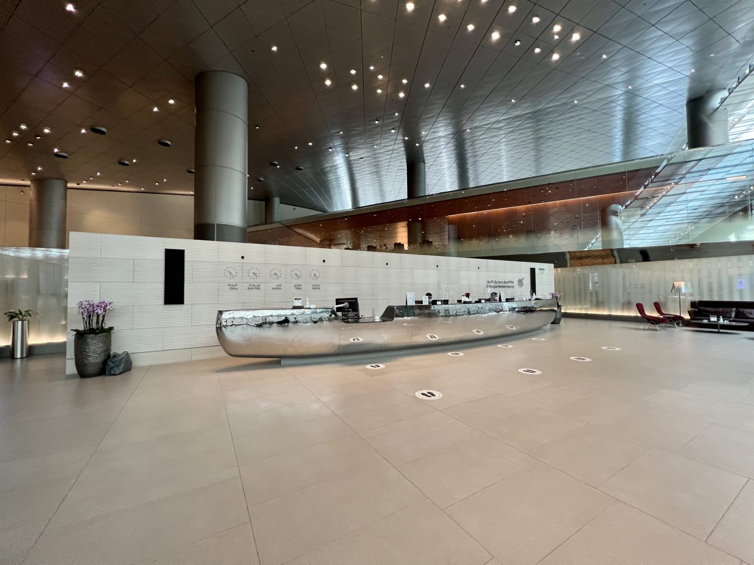 Review: Qatar Airways Al Mourjan Business Lounge