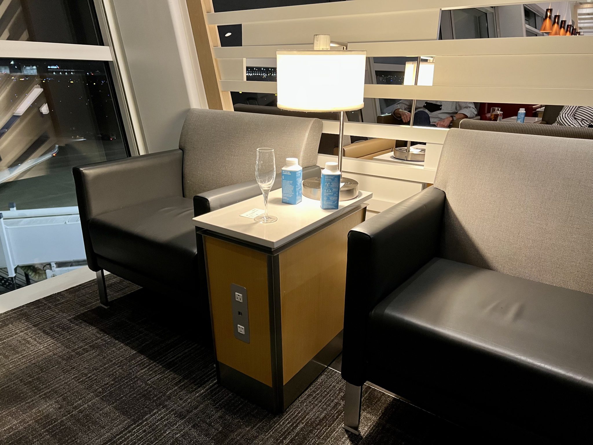 Review: American Flagship Lounge Dallas (DFW) | Thrifty Traveler