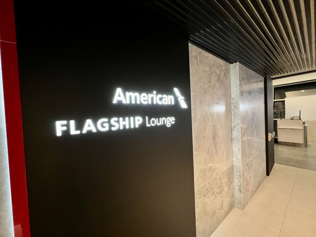 Review: American Flagship Lounge Dallas (DFW) | Thrifty Traveler