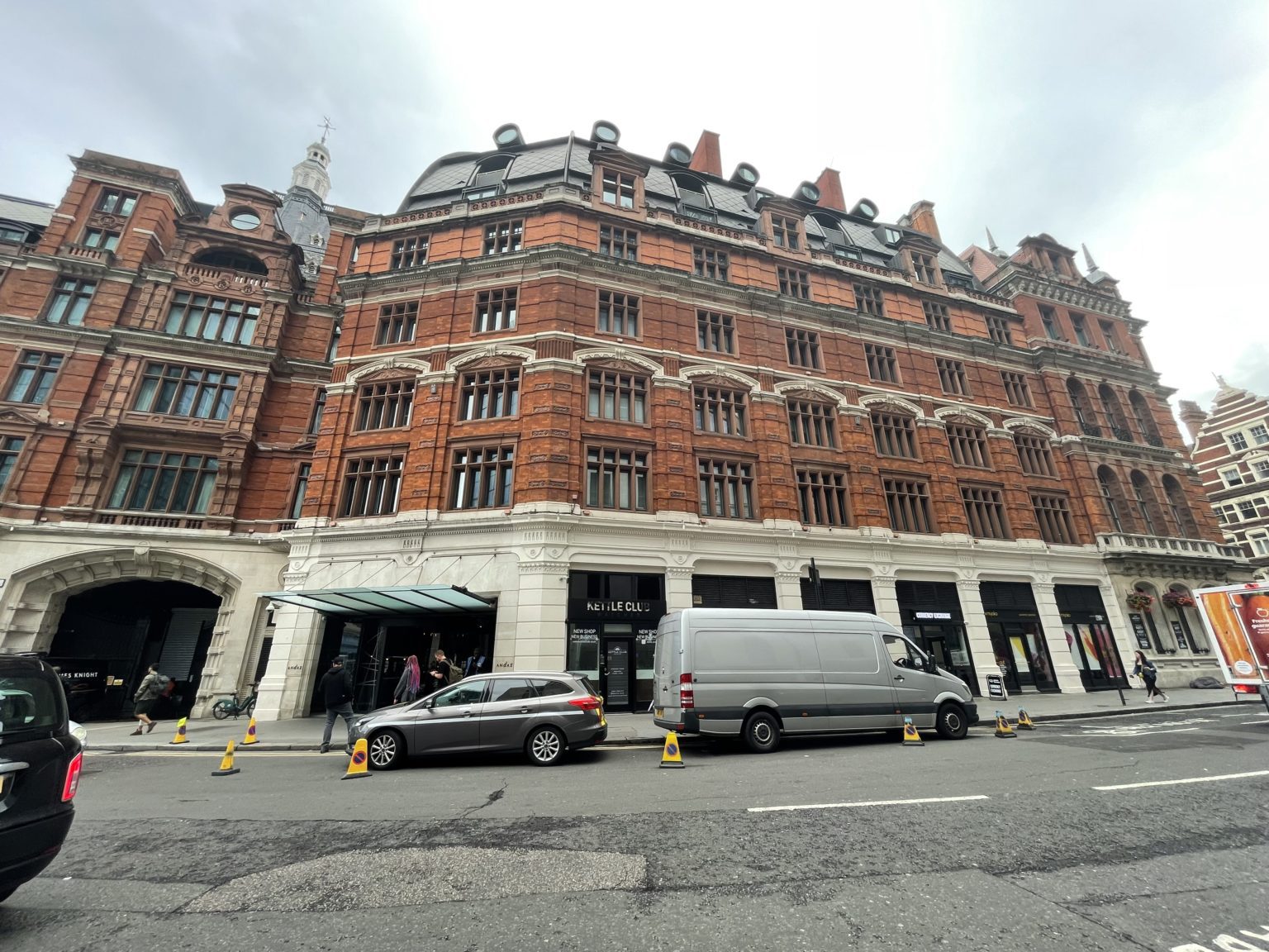 Andaz London Liverpool Street Review: A Fun, Modern Hyatt Stay