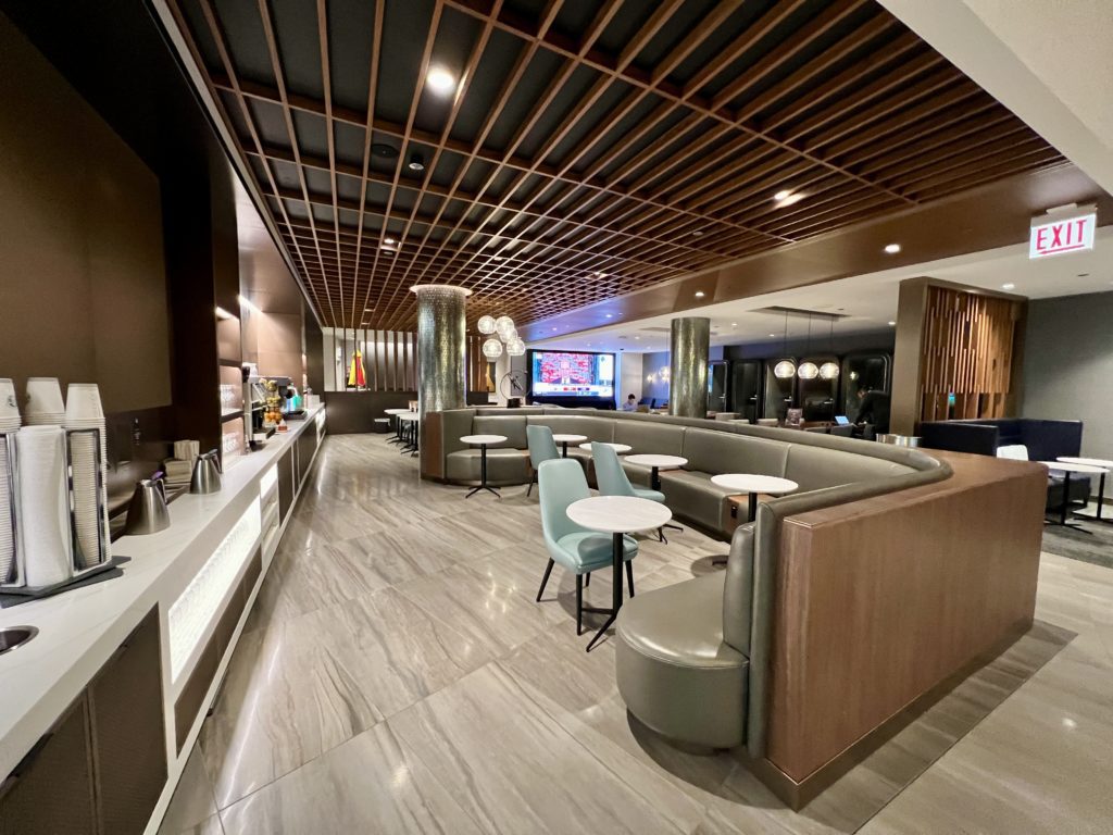Review: Delta Sky Club Chicago-O'Hare (ORD)