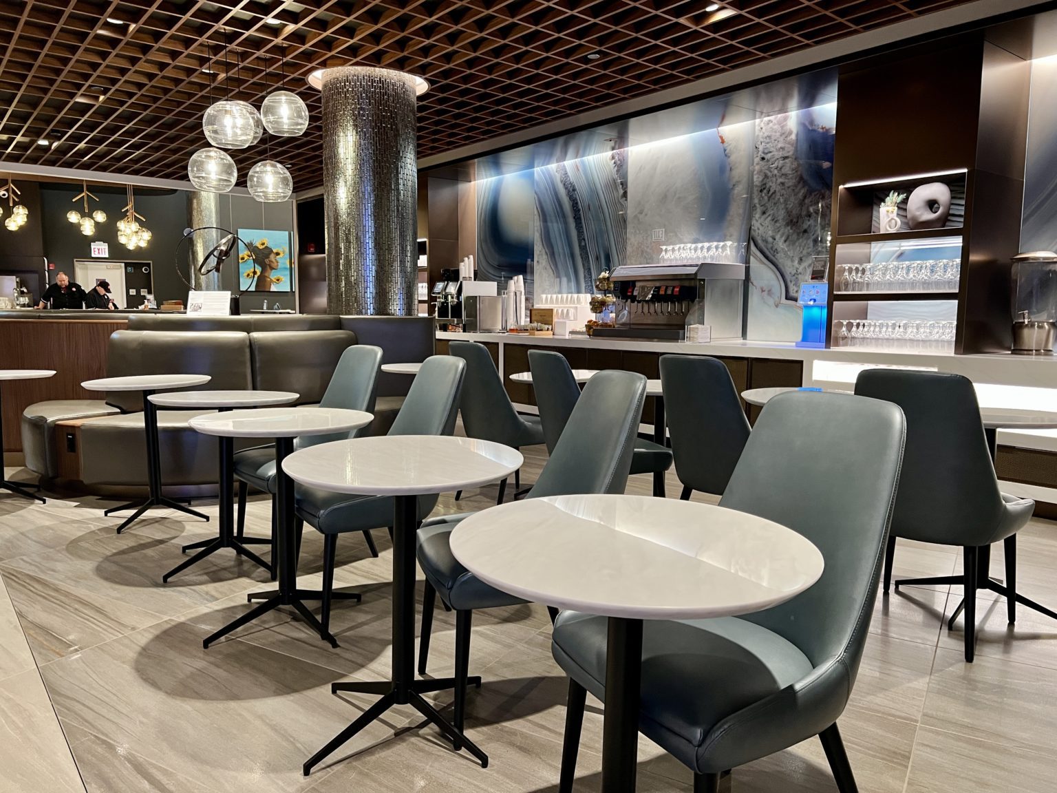 Review: Delta Sky Club Chicago-O'Hare (ORD)