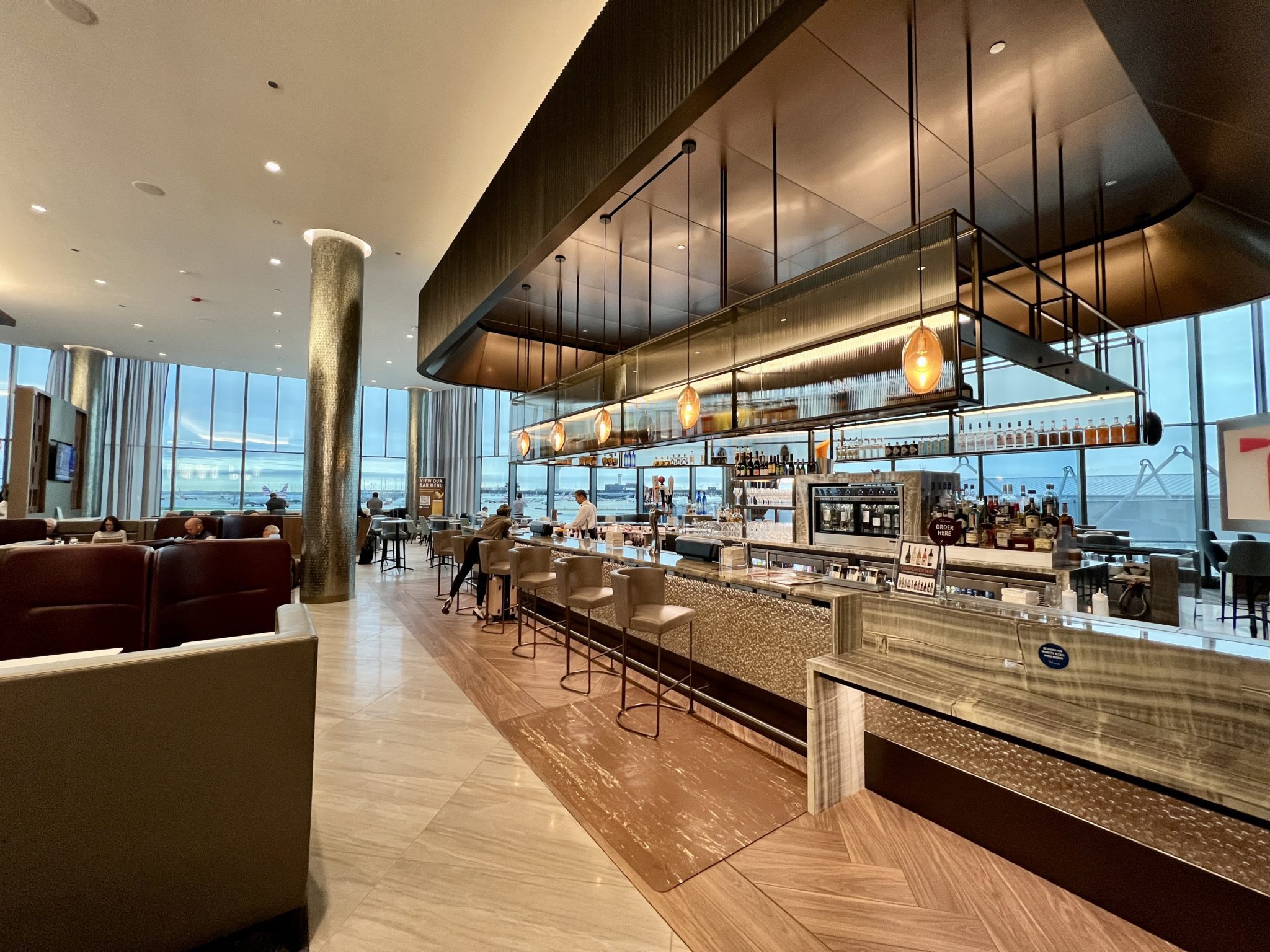 Review: Delta Sky Club Chicago-O'Hare (ORD)