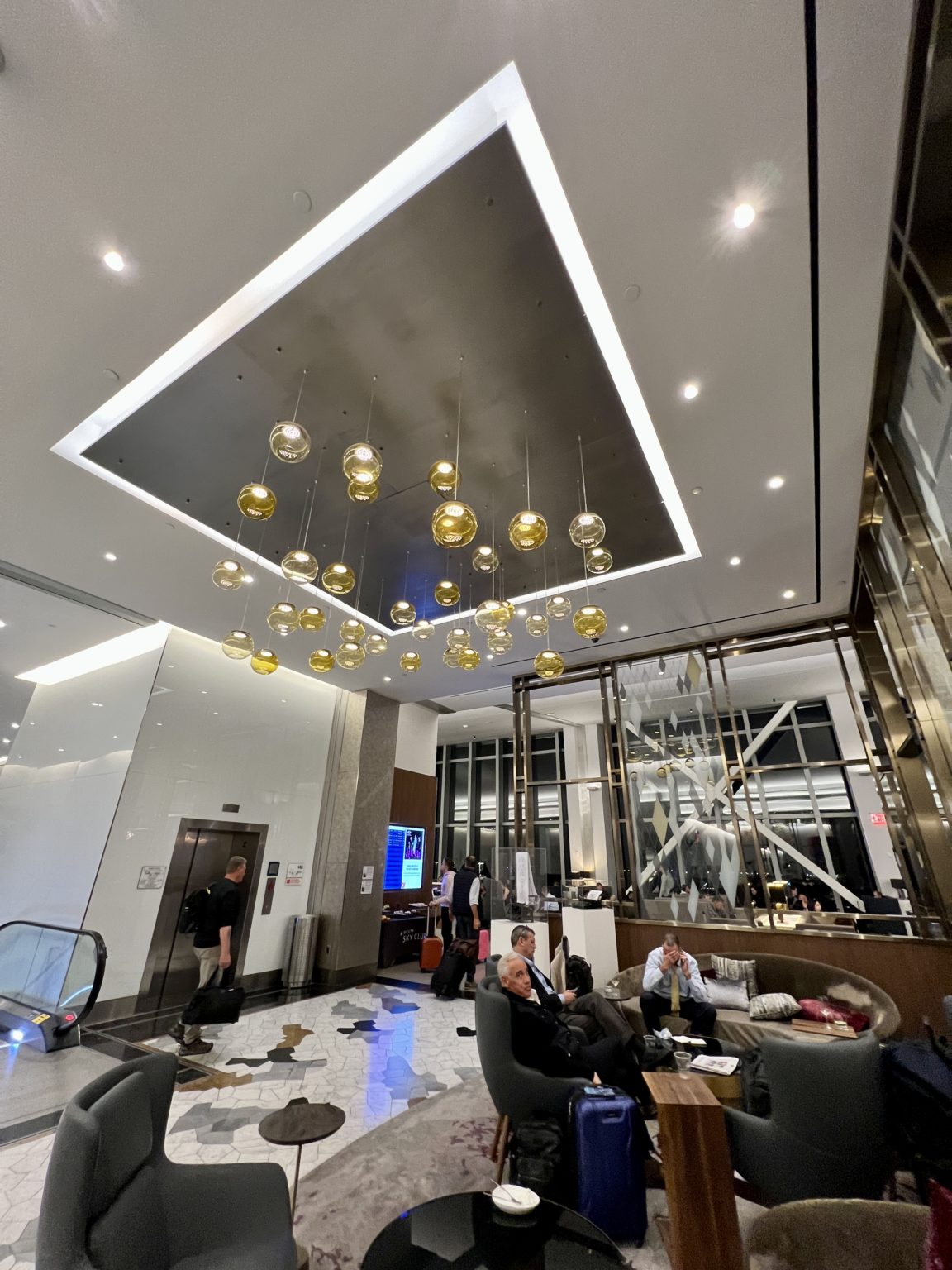 Review: Delta Sky Club LaGuardia (LGA) in New York