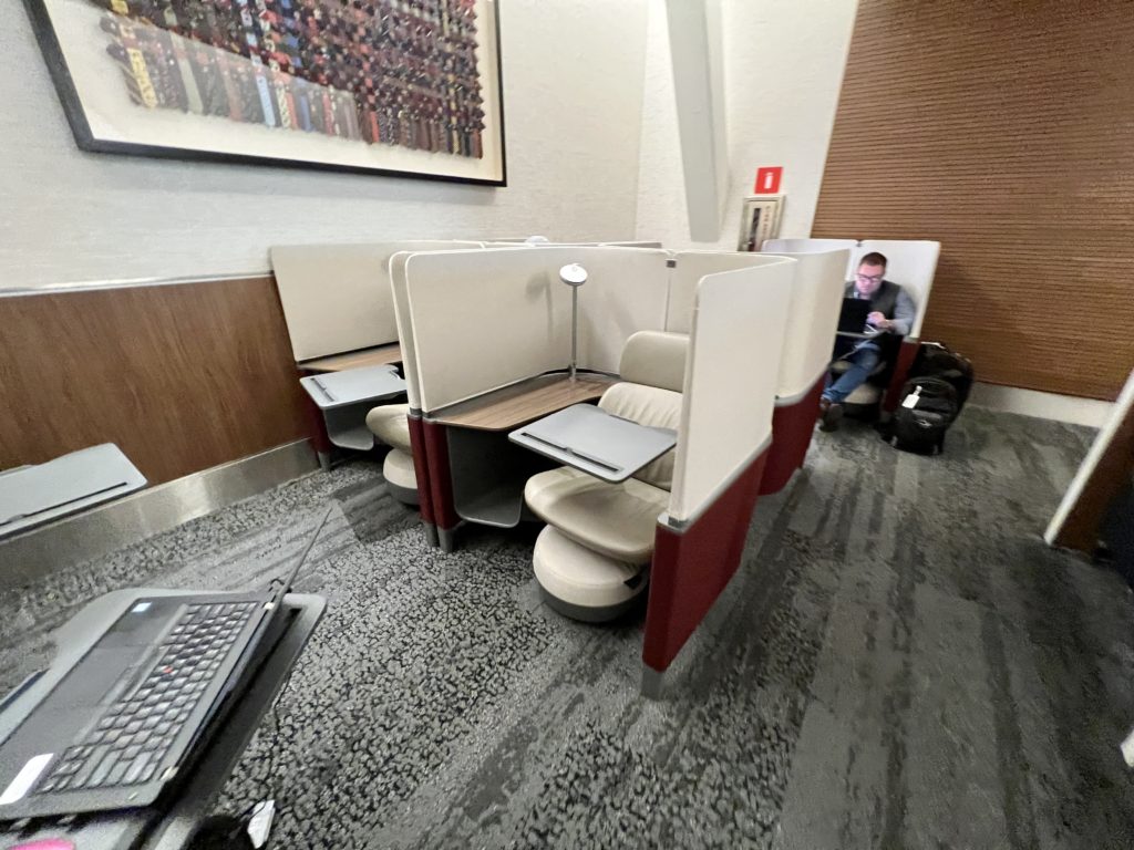 Review: Delta Sky Club LaGuardia (LGA) in New York