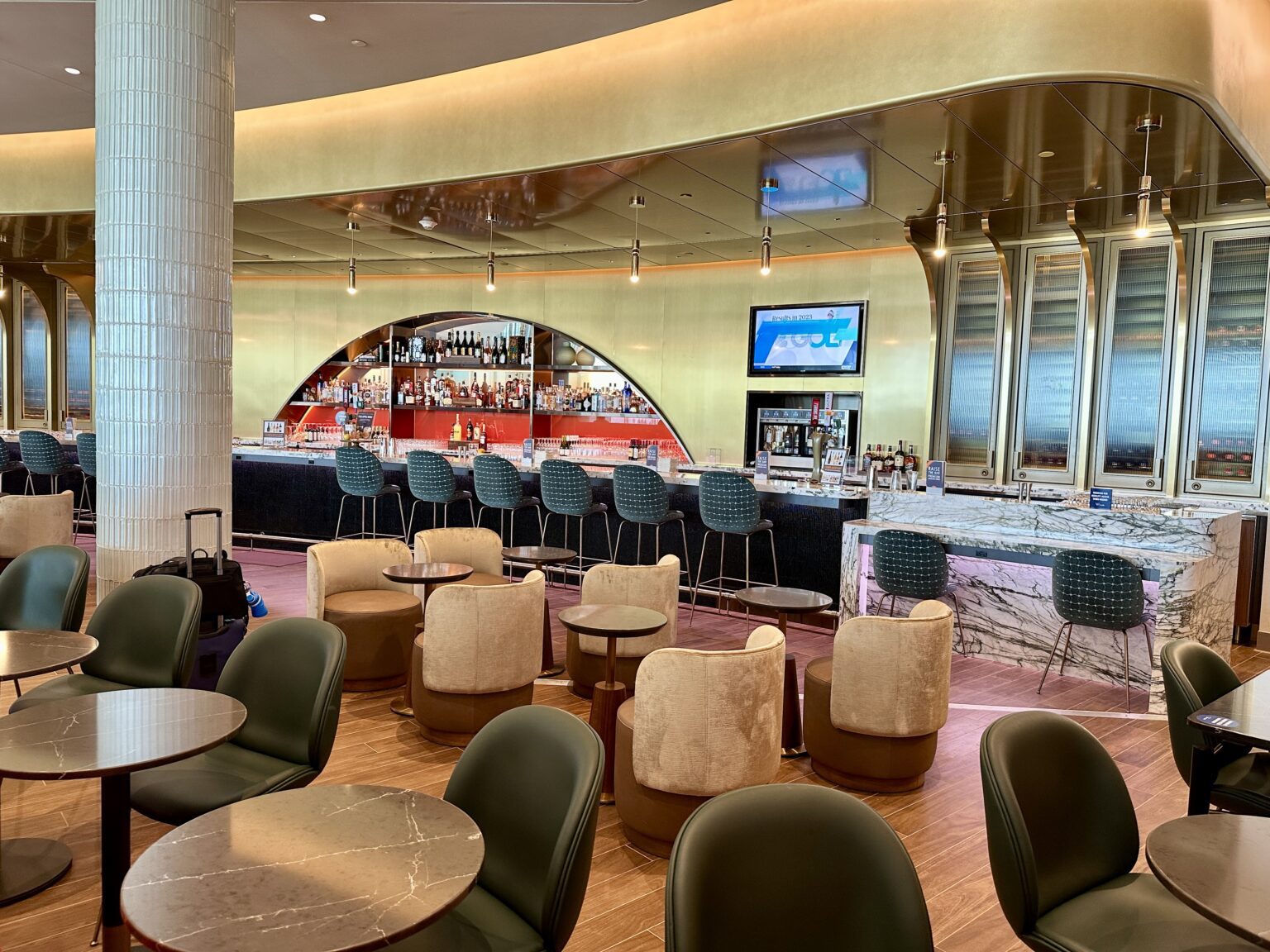 The Definitive List of the 8 Best Delta Sky Clubs®