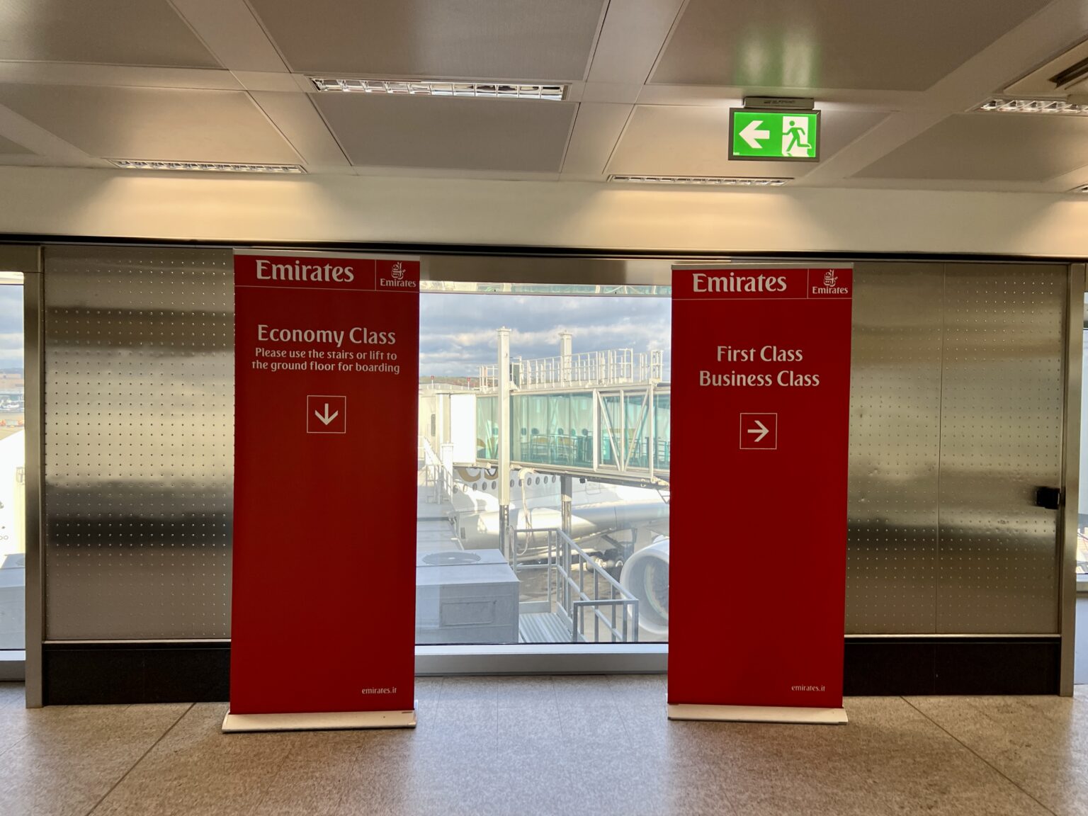 A Suite & Shower Over the Atlantic: Emirates First Class Review, Milan ...