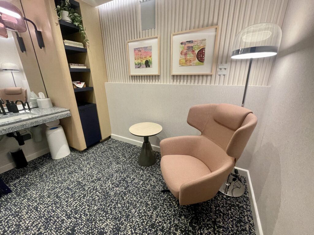 A Review of the Capital One Lounge at Wasington D.C. - Dulles (IAD)