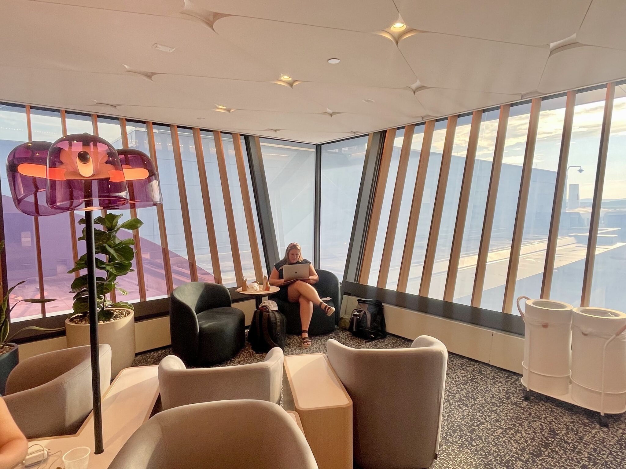 A Review of the Capital One Lounge at Wasington D.C. - Dulles (IAD)