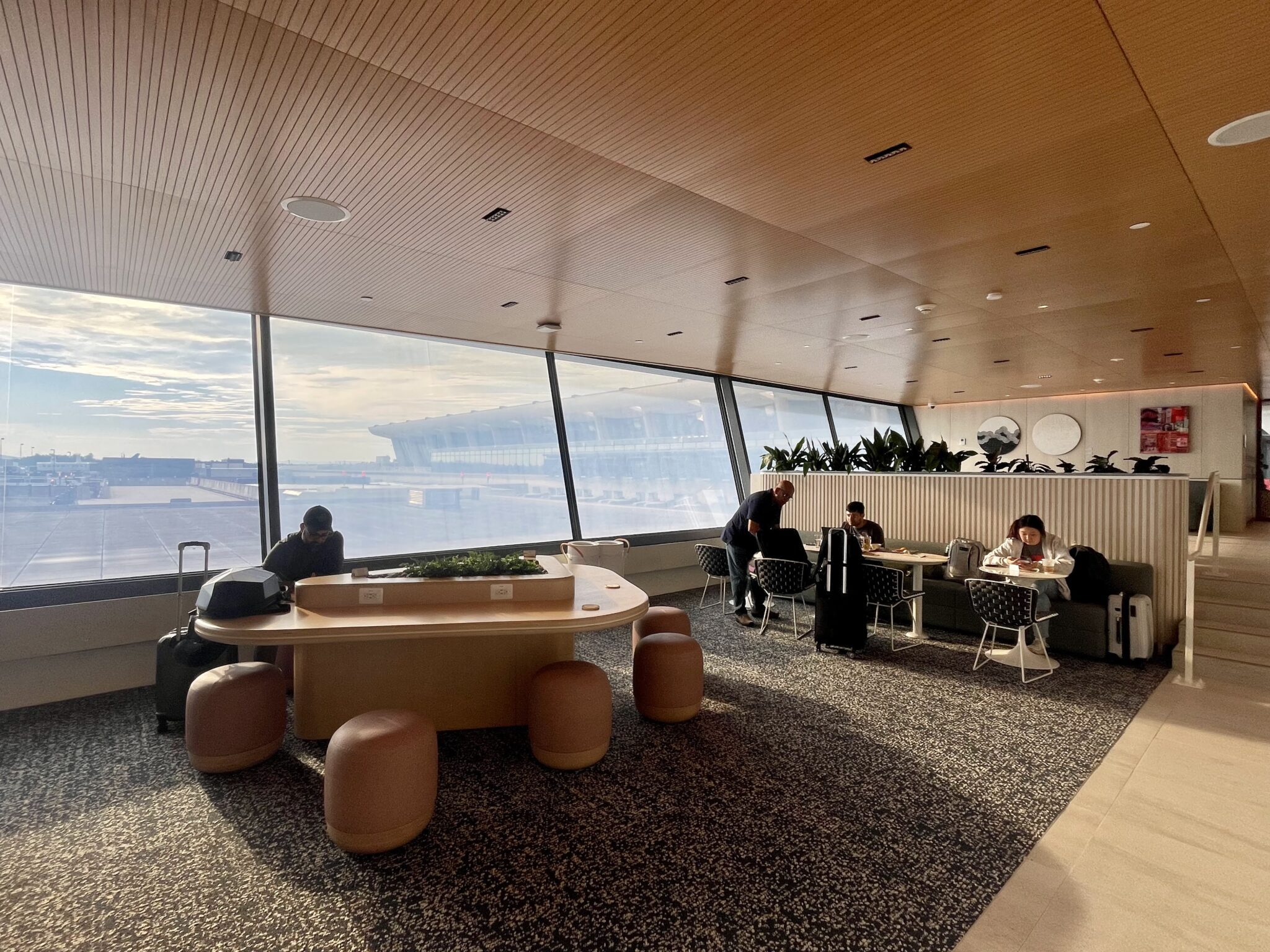 A Review of the Capital One Lounge at Wasington D.C. - Dulles (IAD)