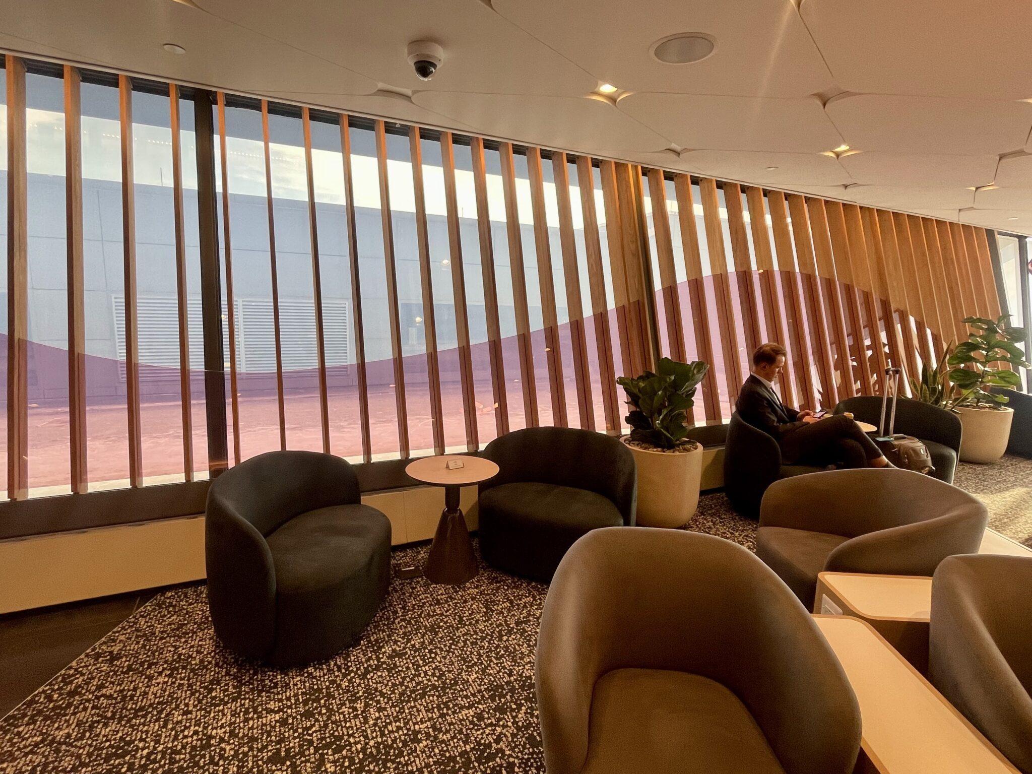 A Review of the Capital One Lounge at Wasington D.C. - Dulles (IAD)