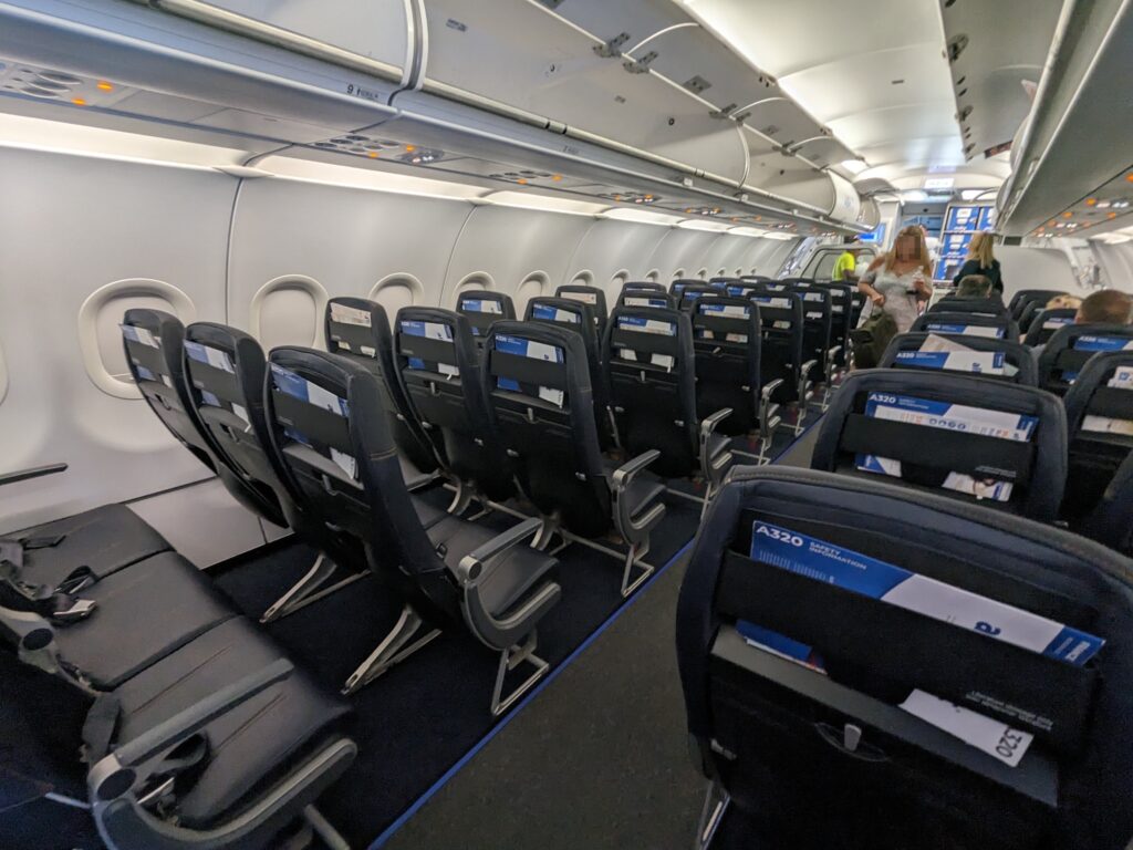A Friendly Crew & Early Arrival: Allegiant Air Review
