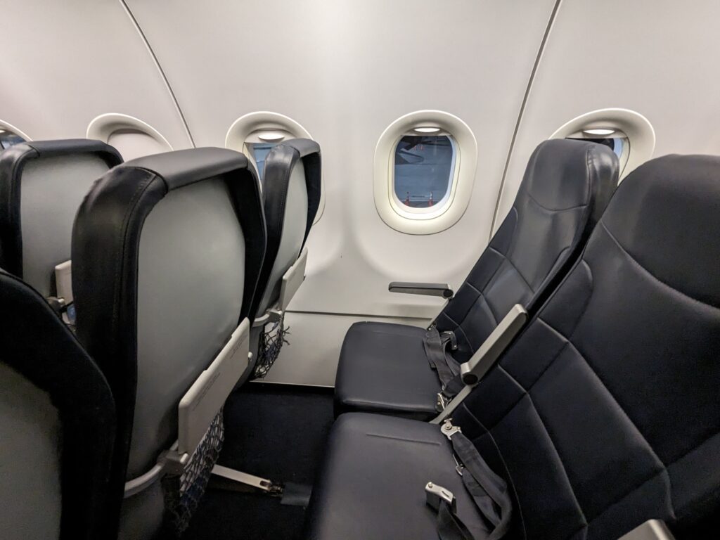 A Friendly Crew & Early Arrival: Allegiant Air Review