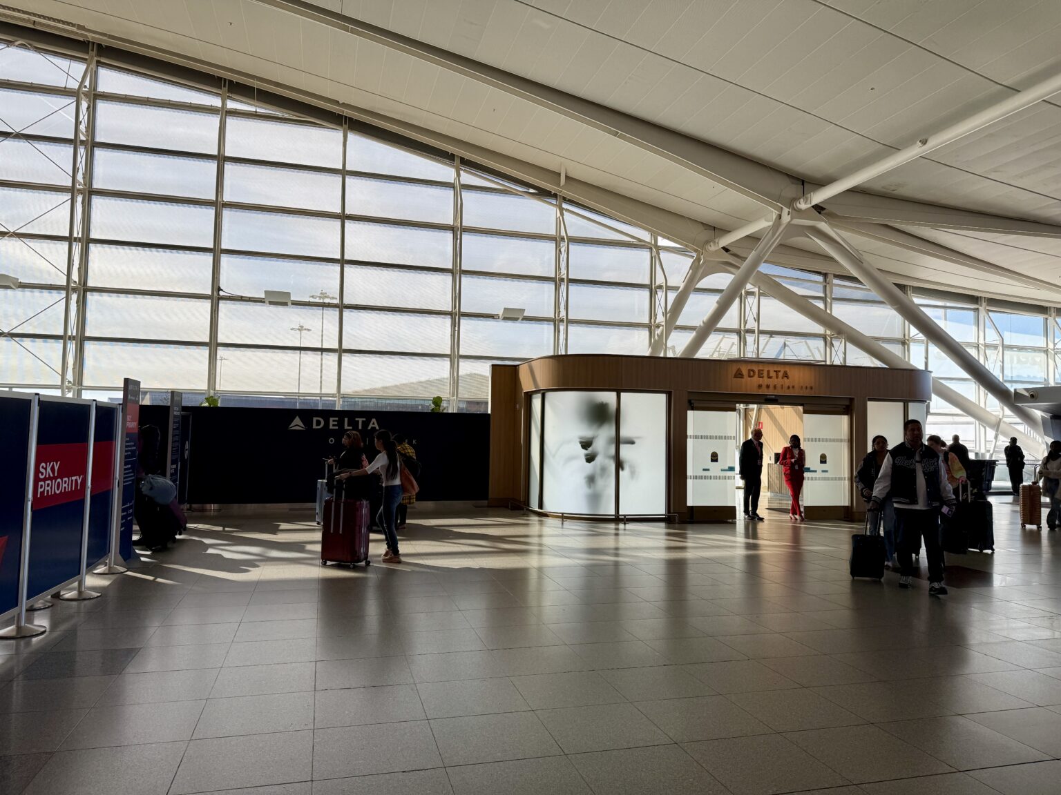 Top Notch...But Still Too Busy: Delta One Lounge at JFK Review