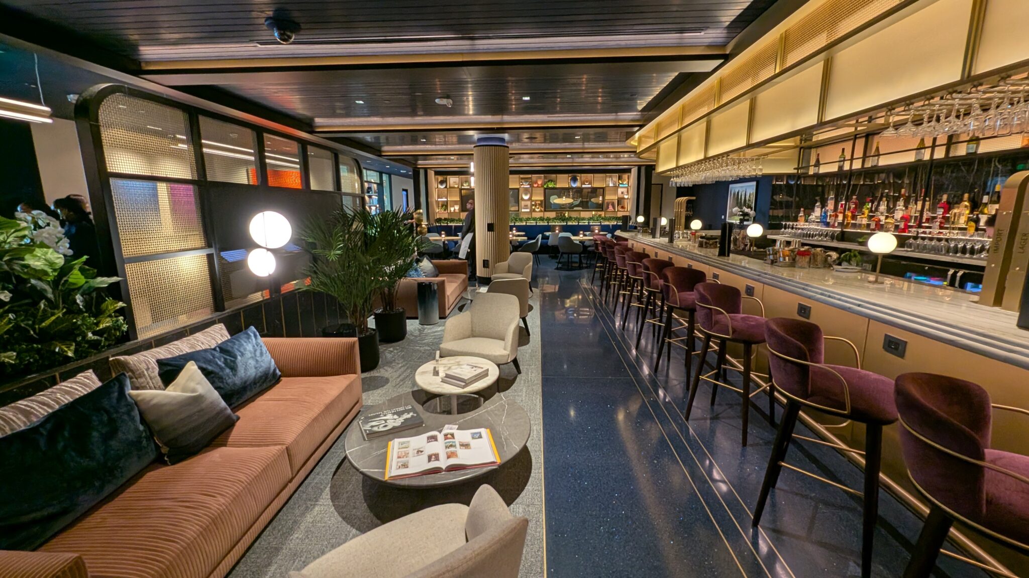 An Inside Look at the New Chase Sapphire Lounge in Philadelphia (PHL)